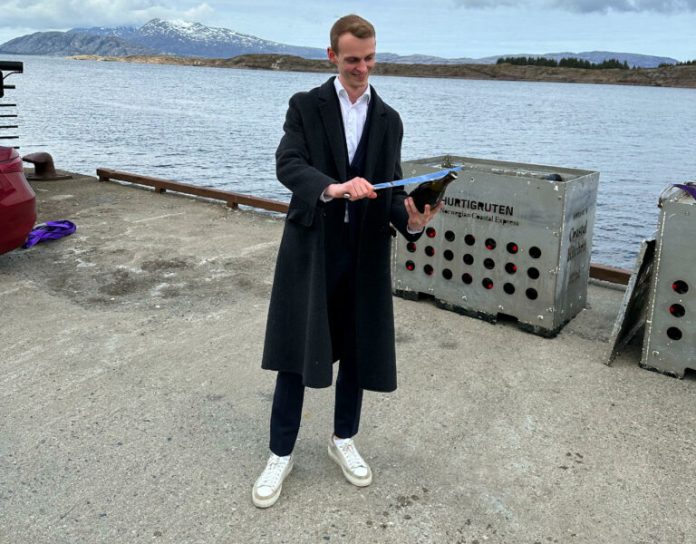 Underwater Sparkling Wine from Norway - Daily Scandinavian